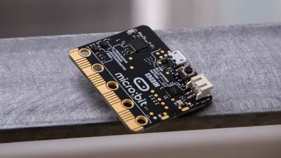 BBC Micro:bit review - the free Raspberry Pi rival for every Year 7 | Expert Reviews