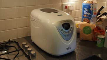 Morphy Richards Fastbake Cooltouch Breadmaker review | Expert Reviews