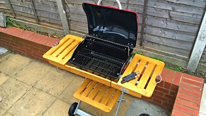 Outback Omega 200 Charcoal review - a BBQ with workflow | Expert Reviews