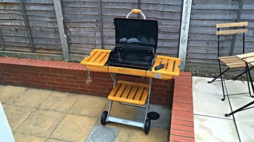 Outback Omega 200 Charcoal review - a BBQ with workflow | Expert Reviews