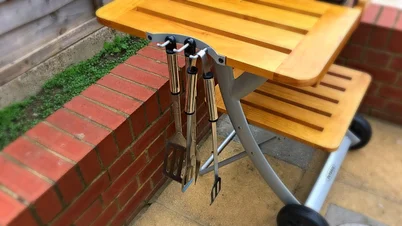 Outback Omega 200 Charcoal review - a BBQ with workflow | Expert Reviews