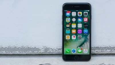 Apple iPhone 7 review: Is the iPhone 7 worth buying in 2019? | Expert ...