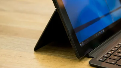Linx 12X64 review: A Surface Pro wannabe that costs only £200 | Expert ...