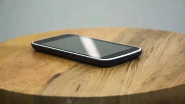 Nokia 1 review: Hands on with the cheap phone that wants to be your ...