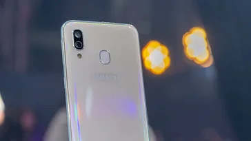 Samsung Galaxy A40 review: Hands on with Samsung’s cheapest Galaxy A ...