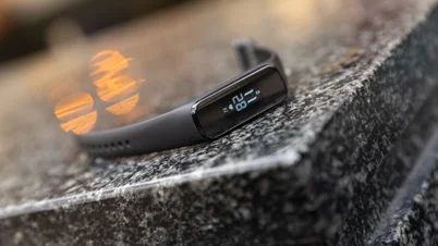 Samsung Galaxy Fit e review: (Almost) the best budget fitness tracker ...