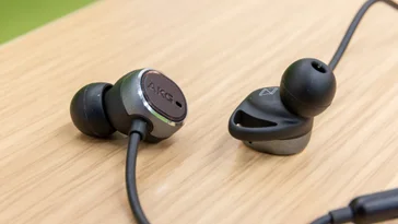 AKG N200NC review: They won’t mute your commute | Expert Reviews