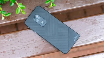 Motorola Defy (2021) review: Defying expectations | Expert Reviews