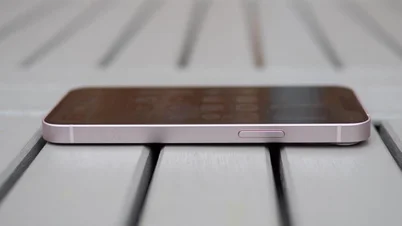 Apple iPhone 13 mini review: The best small phone money can buy ...