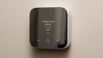 Hive Thermostat Mini review: The smallest, cheapest smart thermostat ...