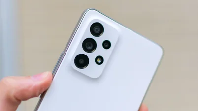 Samsung Galaxy A53 5G review: A dramatic return to the mid-range ...