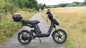 Eskuta SX 250 review: A plush, moped-style ride with e-bike convenience ...