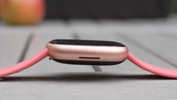 Fitbit Versa 4 review: The button is back | Expert Reviews
