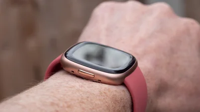 Fitbit Versa 4 review: The button is back | Expert Reviews