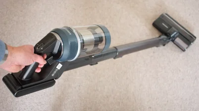 Samsung Bespoke Jet Pro Extra review: A cordless, self-emptying stick ...