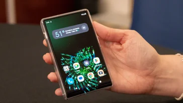 Roll up, roll up: Lenovo shows off ThinkBook laptop and Moto smartphone ...