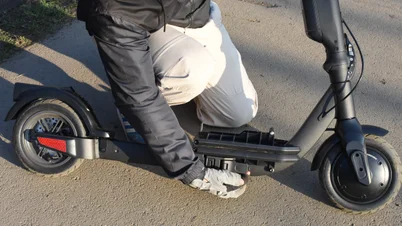 Riley RS3 review: A useful folding e-scooter | Expert Reviews