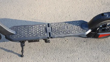 Riley RS3 review: A useful folding e-scooter | Expert Reviews