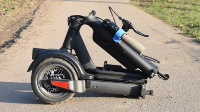 Riley RS3 review: A useful folding e-scooter | Expert Reviews