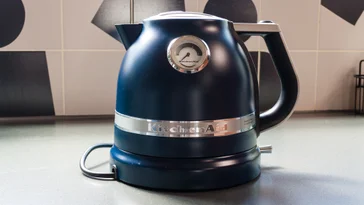 KitchenAid Artisan Kettle review: Stylish, functional and effective ...