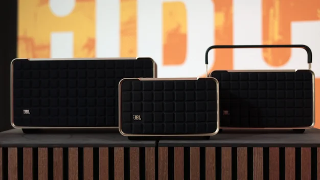 JBL Authentics 500 hands-on review: Modern features, retro design | Expert Reviews