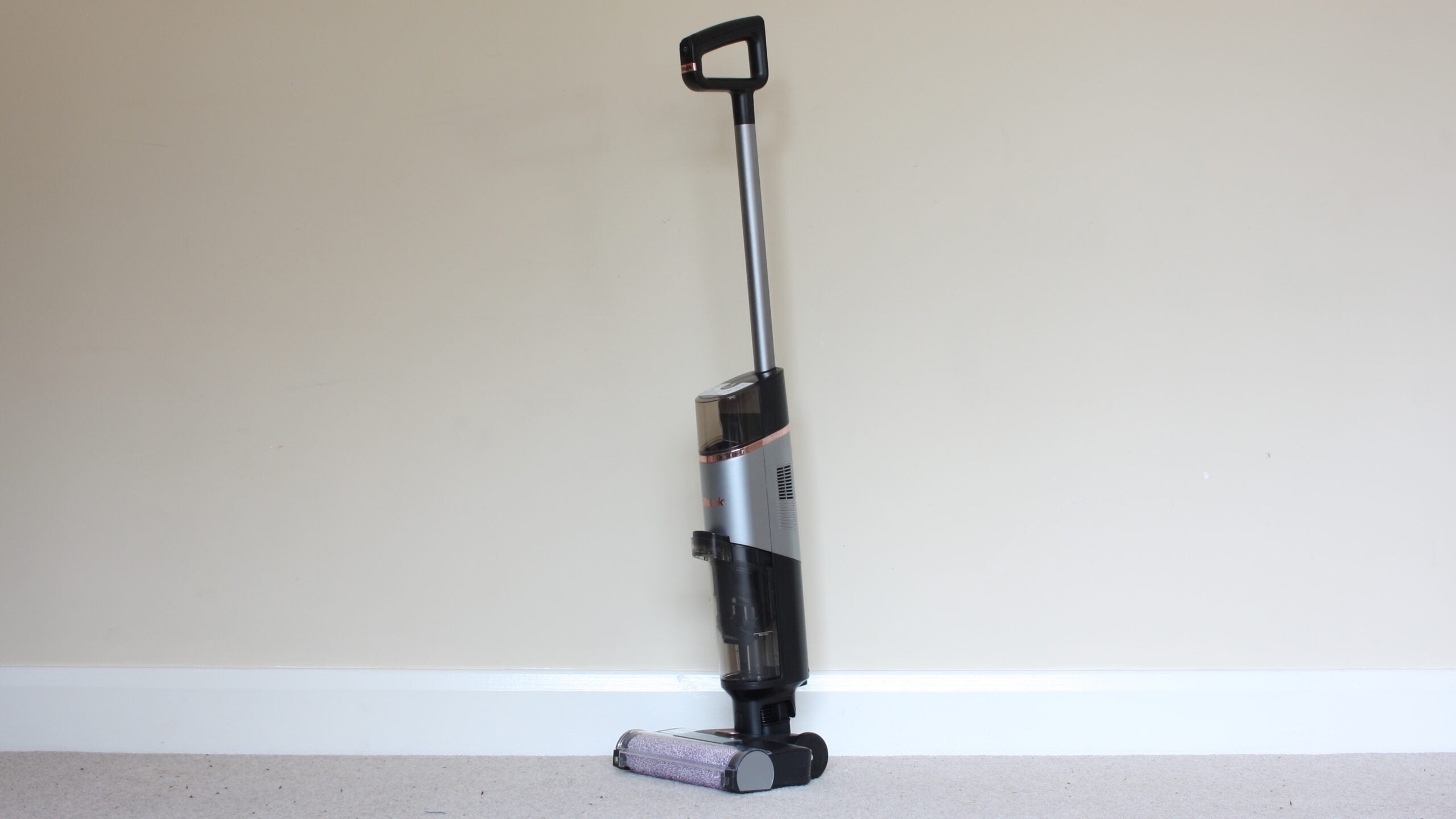 Shark HydroVac WD210UK review: An effective cordless hard floor cleaner ...