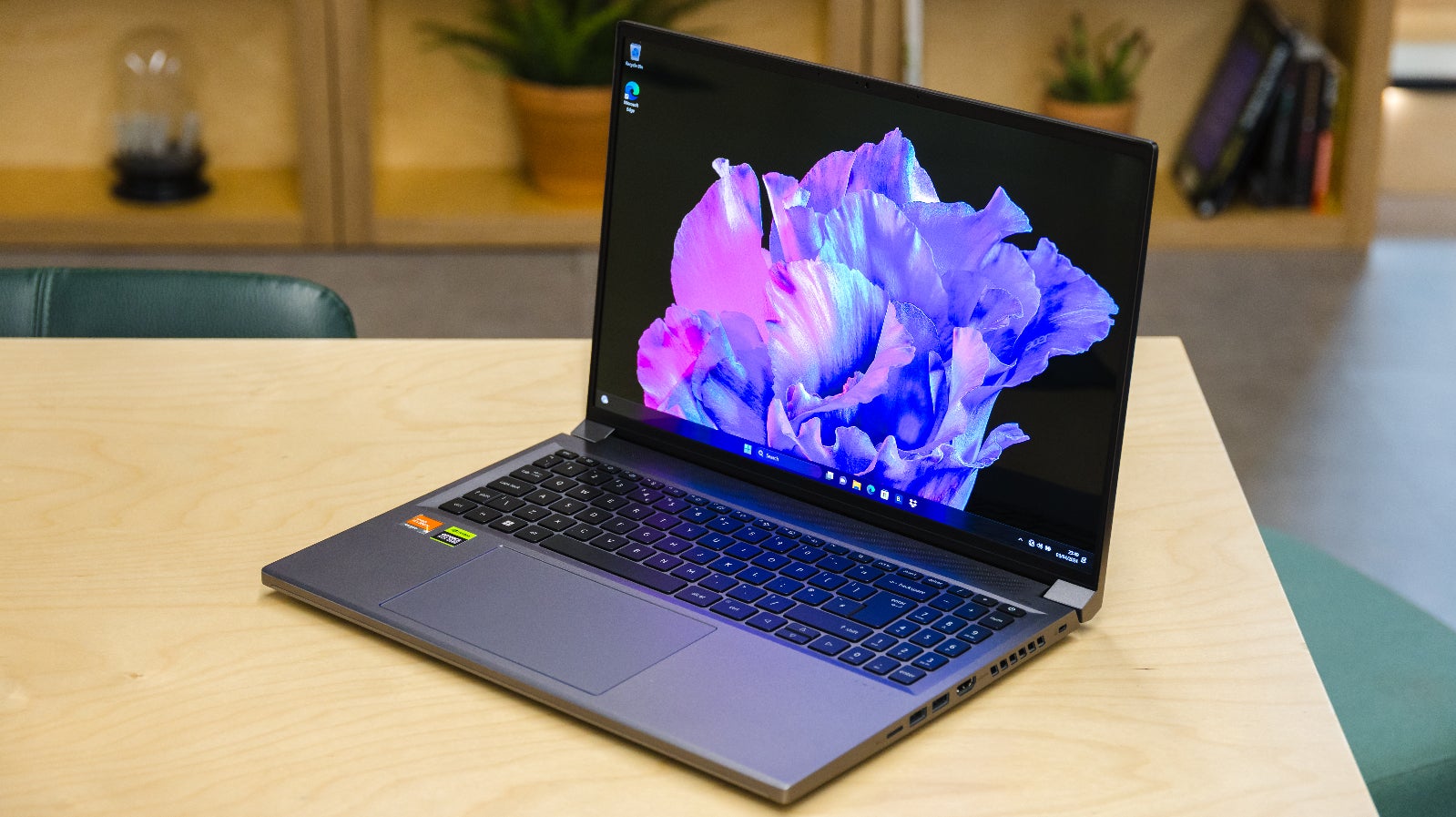 Acer Swift X 16 OLED (SFX16-61G): A technically impressive but rather ...