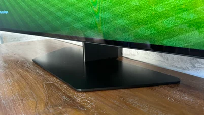 Philips OLED809 review: Classy, affordable and with a bonus light show ...