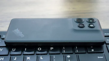 Motorola ThinkPhone 25 review: Taking care of business and working ...