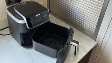 Ninja Air Fryer Pro 4.7l AF140UK review: A space-saving air fryer that ...