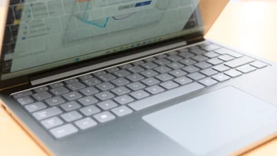 Microsoft Surface Laptop 13in review: The awkward middle child | Expert ...